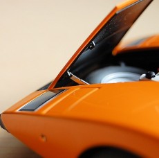 REVIEW: AUTOart Lamborghini Countach LP400 • DiecastSociety.com