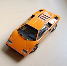 REVIEW: AUTOart Lamborghini Countach LP400 • DiecastSociety.com