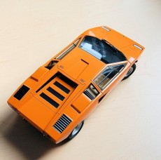 REVIEW: AUTOart Lamborghini Countach LP400 • DiecastSociety.com