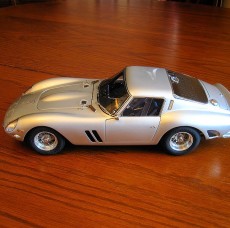 REVIEW: CMC Ferrari 250 GTO - Silver • DiecastSociety.com