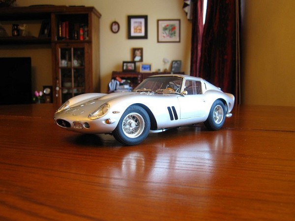REVIEW: CMC Ferrari 250 GTO - Silver • DiecastSociety.com