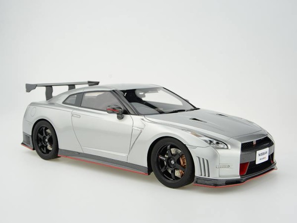 fa_closed Nissan GT-R Nismo (R35)-Ultimate Metal Silver ...