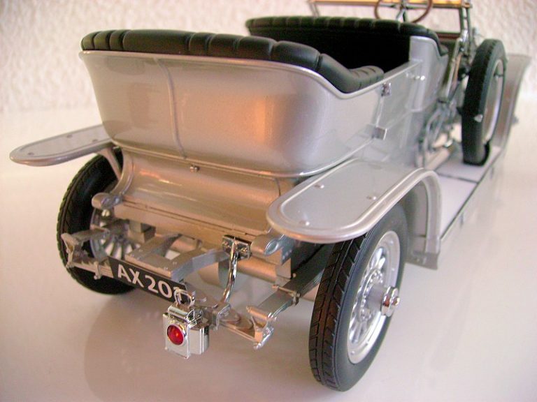 REVIEW: NEO Rolls Royce Silver Ghost • DiecastSociety.com