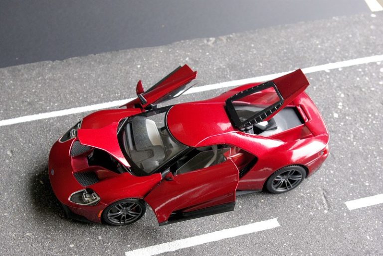 REVIEW: Maisto Exclusive 2017 Ford GT • DiecastSociety.com