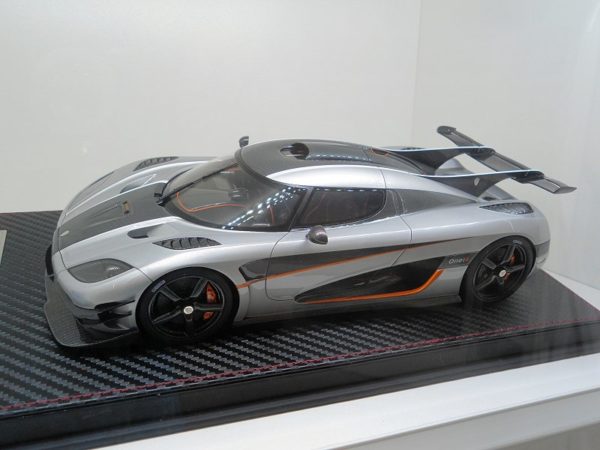 Robert King - April 2017 • DiecastSociety.com