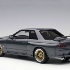 AUTOart Nissan Skyline GT-R (R32) V-Spec - Gun Grey Metallic ...