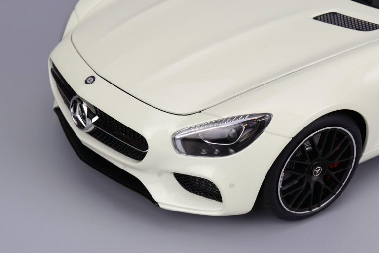 REVIEW: AUTOart Mercedes-Benz AMG GT S • DiecastSociety.com