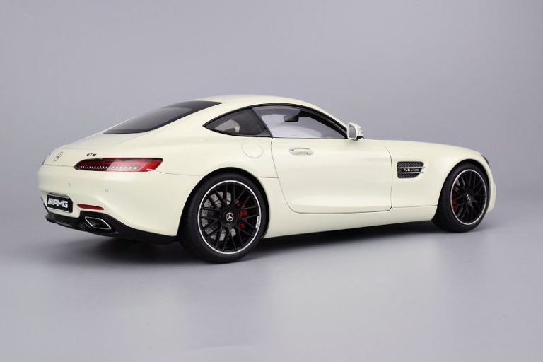 REVIEW: AUTOart Mercedes-Benz AMG GT S • DiecastSociety.com
