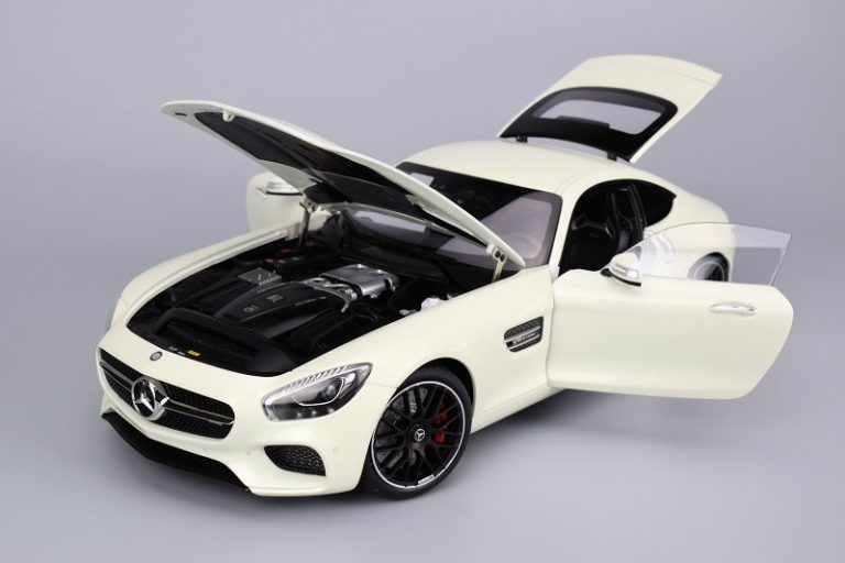 REVIEW: AUTOart Mercedes-Benz AMG GT S • DiecastSociety.com