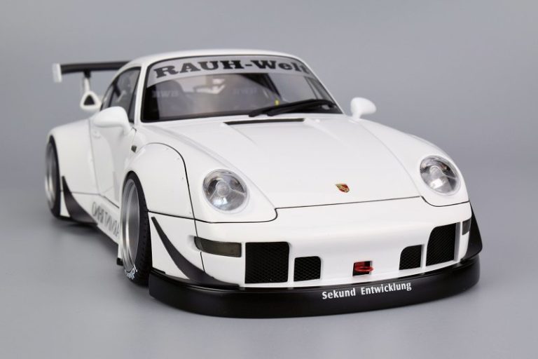 REVIEW: AUTOart Porsche RWB 993 • DiecastSociety.com