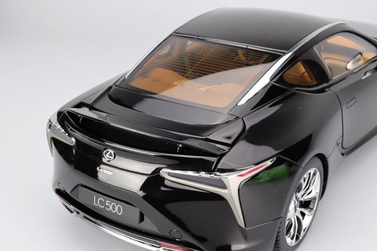 REVIEW: AUTOart Lexus LC500 • DiecastSociety.com