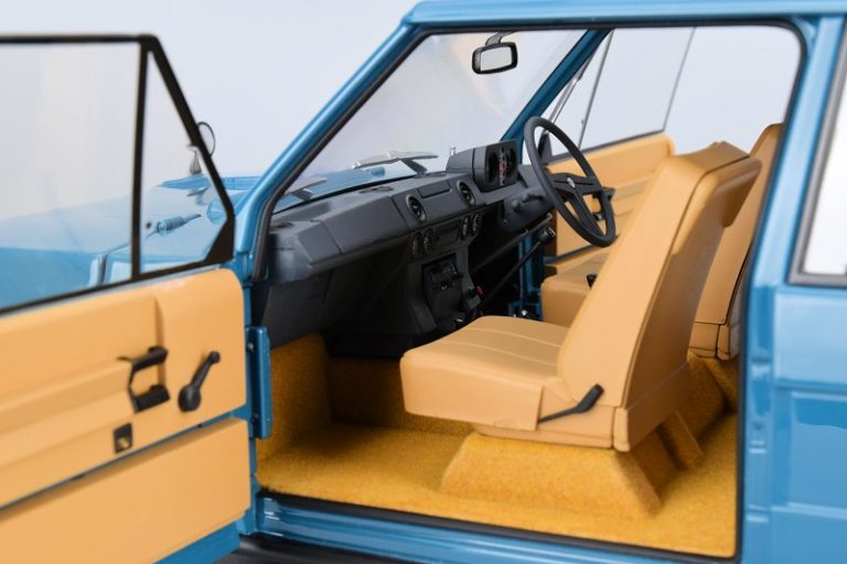 REVIEW: Almost Real 1970 Land Rover, Range Rover • DiecastSociety.com