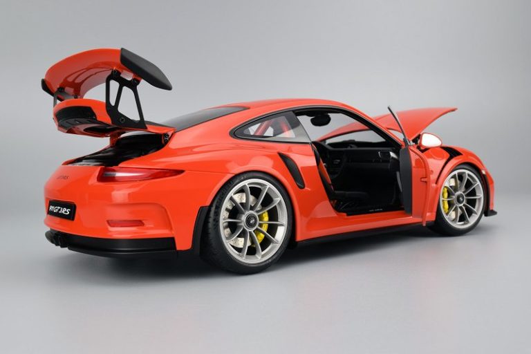 REVIEW: AUTOart Porsche 911 (991) GT3 RS • DiecastSociety.com