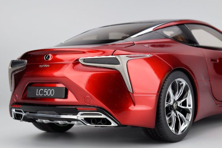 PHOTO GALLERY: AUTOart Lexus LC500 - Metallic Red • DiecastSociety.com
