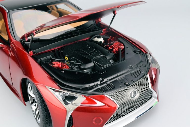 PHOTO GALLERY: AUTOart Lexus LC500 - Metallic Red • DiecastSociety.com
