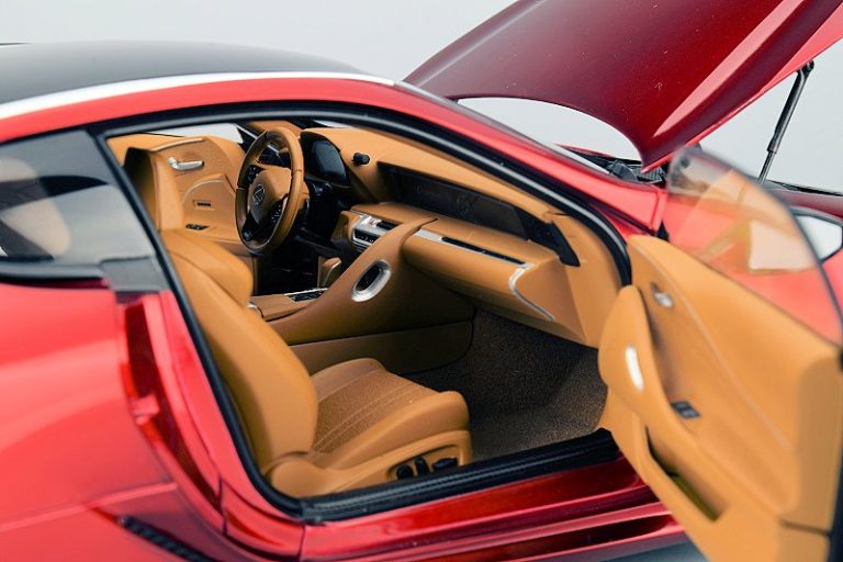 PHOTO GALLERY: AUTOart Lexus LC500 - Metallic Red • DiecastSociety.com