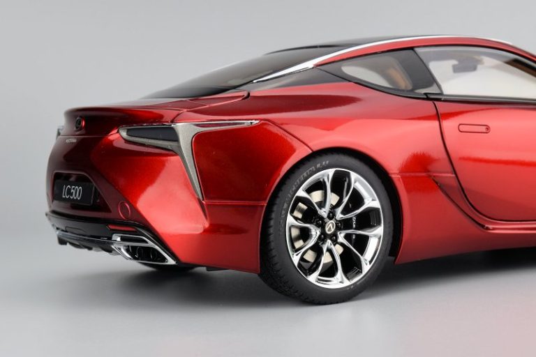 PHOTO GALLERY: AUTOart Lexus LC500 - Metallic Red • DiecastSociety.com