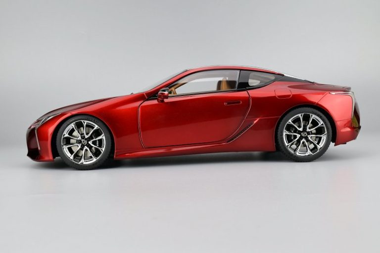 PHOTO GALLERY: AUTOart Lexus LC500 - Metallic Red • DiecastSociety.com