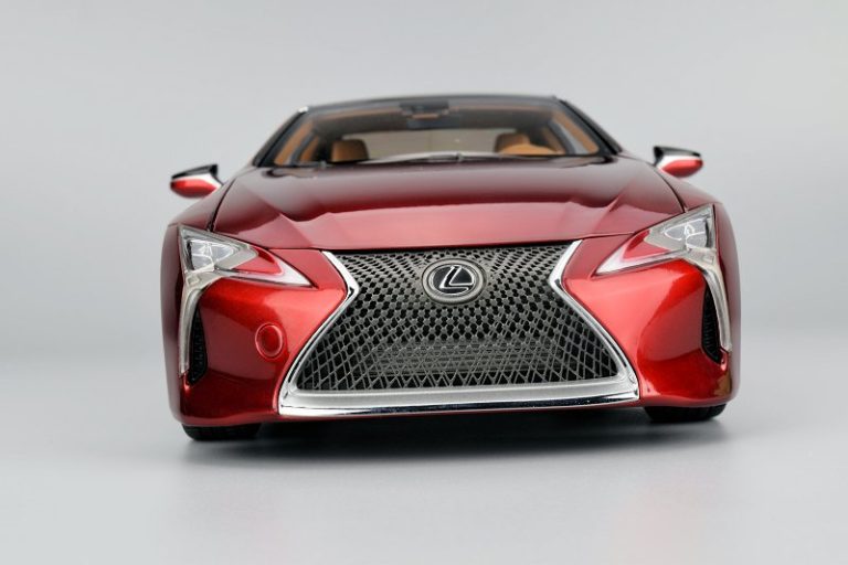 PHOTO GALLERY: AUTOart Lexus LC500 - Metallic Red • DiecastSociety.com