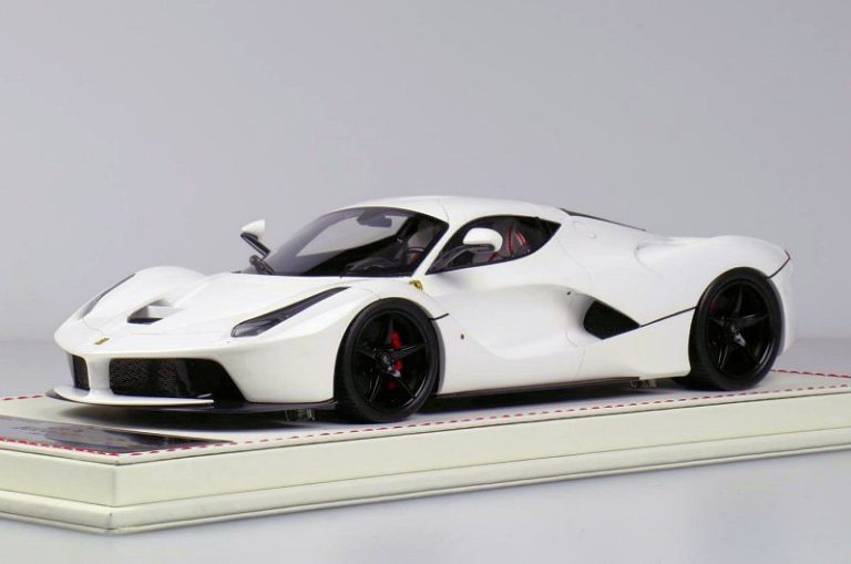 More Davis & Giovanni Ferrari LaFerrari Street • DiecastSociety.com