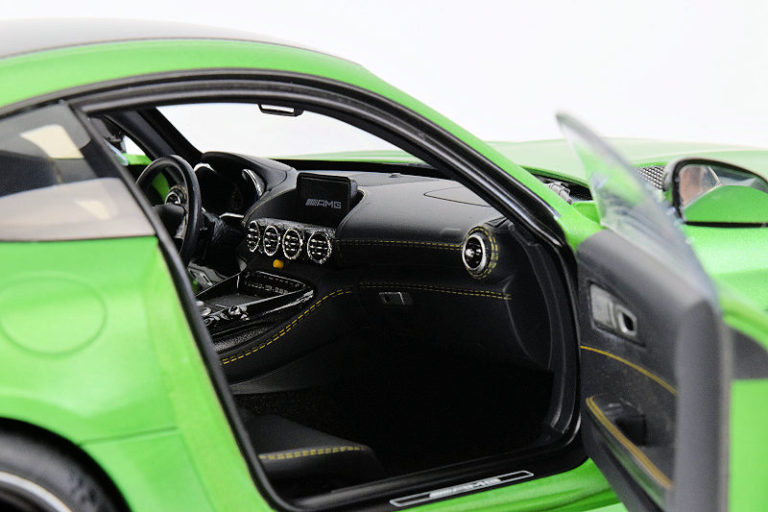 REVIEW: AUTOart Mercedes-AMG GT R • DiecastSociety.com