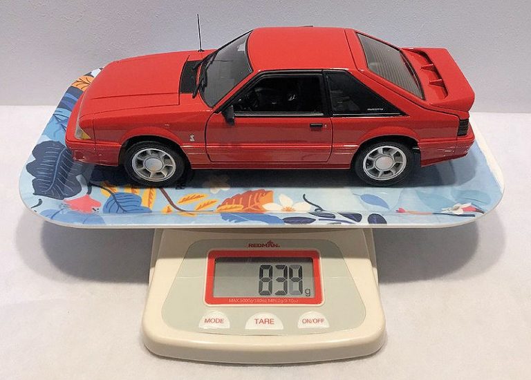 REVIEW: GMP 1993 Ford Mustang Cobra • DiecastSociety.com