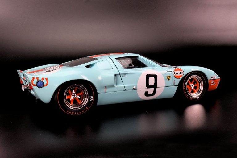 PHOTO GALLERY: Solido Ford GT40 Street & Race • DiecastSociety.com