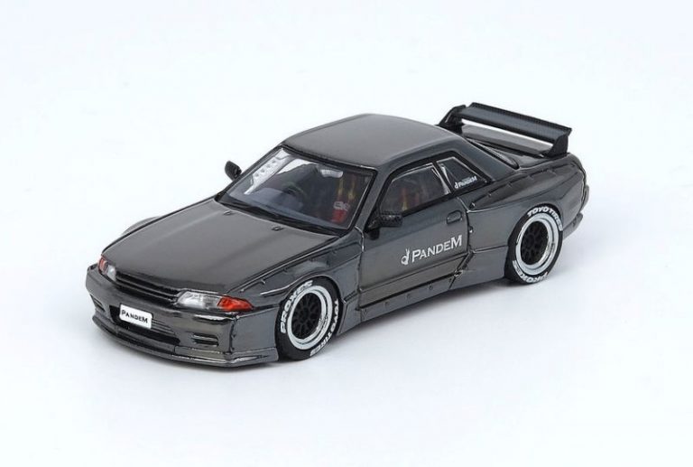 INNO64 Nissan R32 Pandem - Chrome Black Edition • DiecastSociety.com
