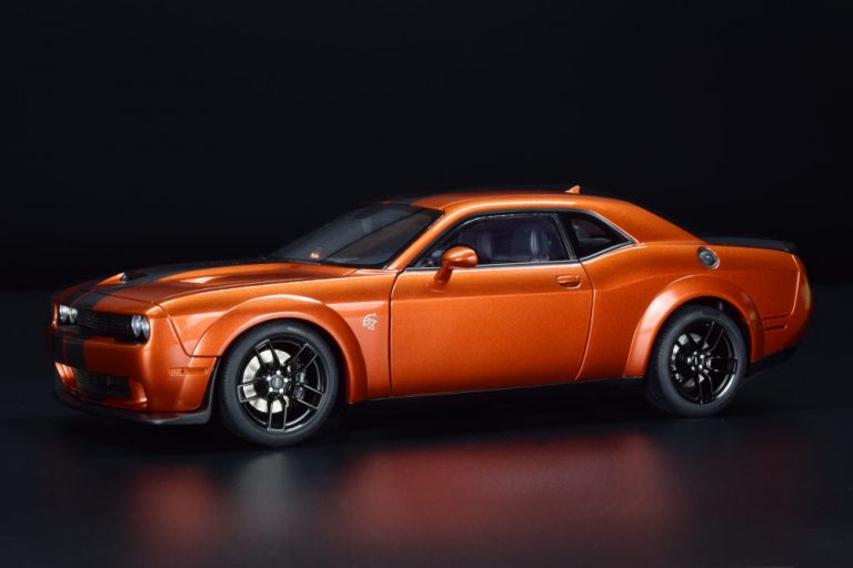 REVIEW: AUTOart Dodge Challenger SRT Hellcat Widebody • DiecastSociety.com