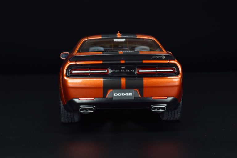 REVIEW: AUTOart Dodge Challenger SRT Hellcat Widebody • DiecastSociety.com