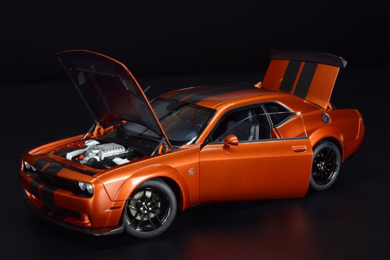 REVIEW: AUTOart Dodge Challenger SRT Hellcat Widebody • DiecastSociety.com