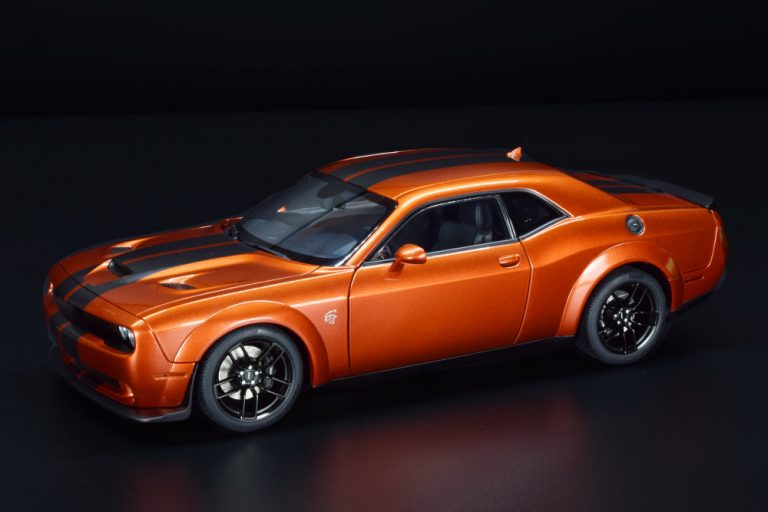 REVIEW: AUTOart Dodge Challenger SRT Hellcat Widebody • DiecastSociety.com
