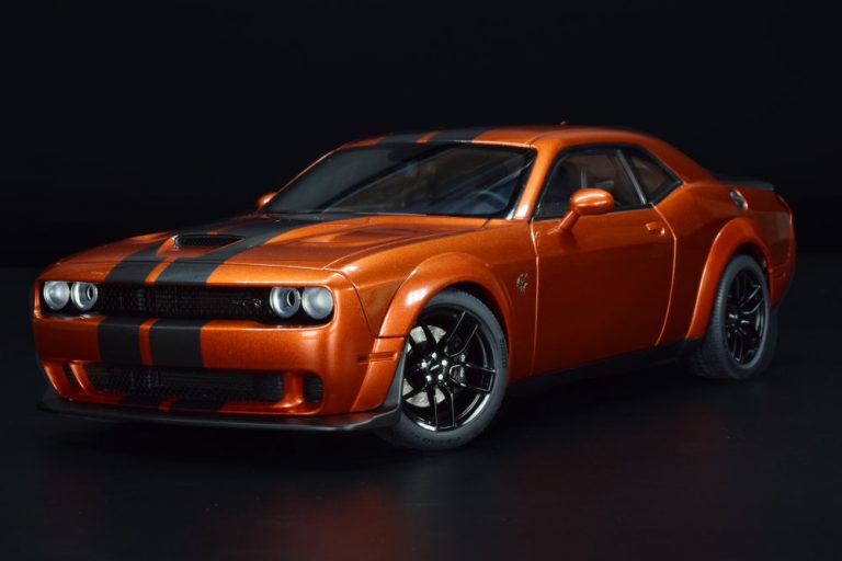 REVIEW: AUTOart Dodge Challenger SRT Hellcat Widebody • DiecastSociety.com