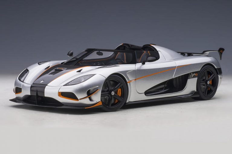 AUTOart Koenigsegg Agera RS - Moon Silver/Carbon • DiecastSociety.com