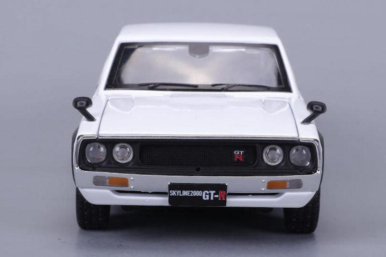 maisto_Nissan Skyline 2000 GT-R6 • DiecastSociety.com