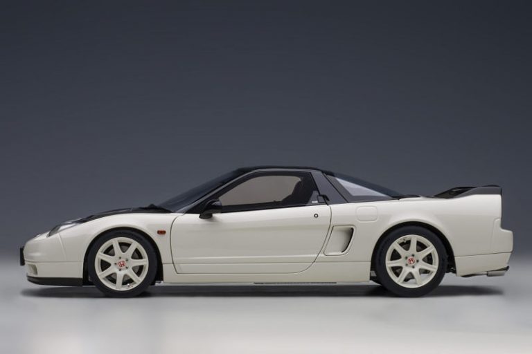 AUTOart Honda NSX-R (NA2) - Championship White/Black Carbon • DiecastSociety.com