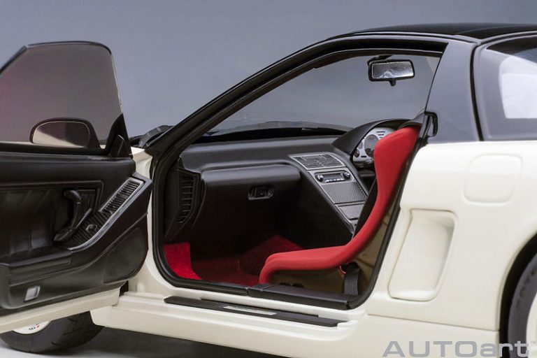 AUTOart Honda NSX-R (NA2) - Championship White/Black Carbon • DiecastSociety.com