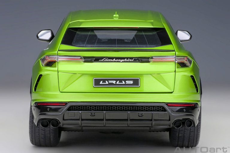 New Colour AUTOart Lamborghini Urus - Verde Selvans • DiecastSociety.com