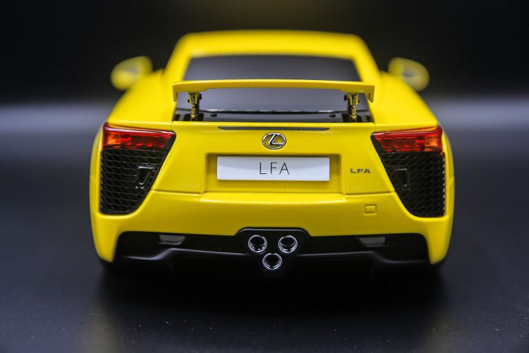 REVIEW: AUTOart Lexus LFA (Composite) • DiecastSociety.com
