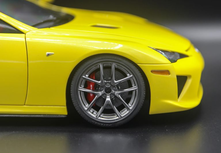 REVIEW: AUTOart Lexus LFA (Composite) • DiecastSociety.com