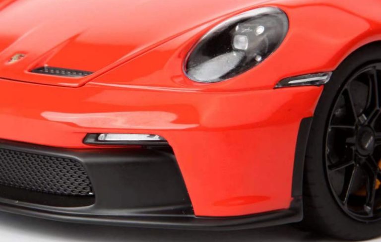 nv_Porsche 911 (992) GT6 • DiecastSociety.com