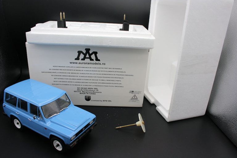 REVIEW: Aurora Models ARO 244D (1989) • DiecastSociety.com