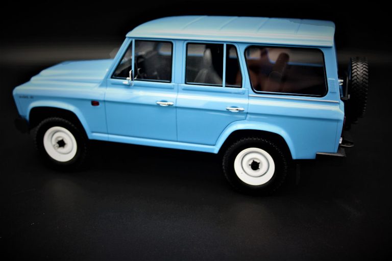 REVIEW: Aurora Models ARO 244D (1989) • DiecastSociety.com