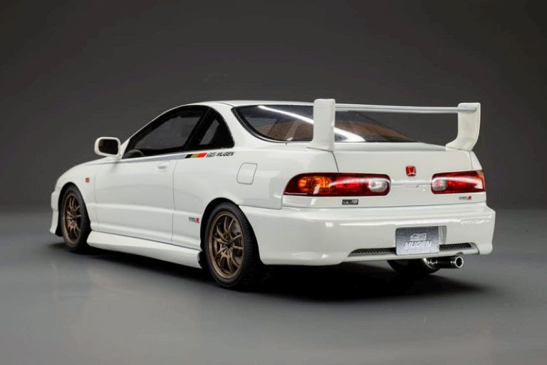 One Model 1:18 Honda Integra DC2 Mugen! • DiecastSociety.com