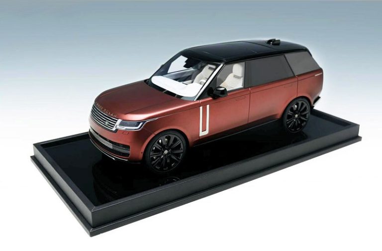 MotorHelix Range Rover "Extended Edition" • DiecastSociety.com