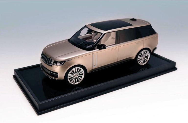 MotorHelix Range Rover "Extended Edition" • DiecastSociety.com