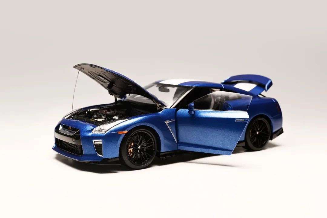 mh_Nissan GT-R（R35）“50th Anniversary” • DiecastSociety.com