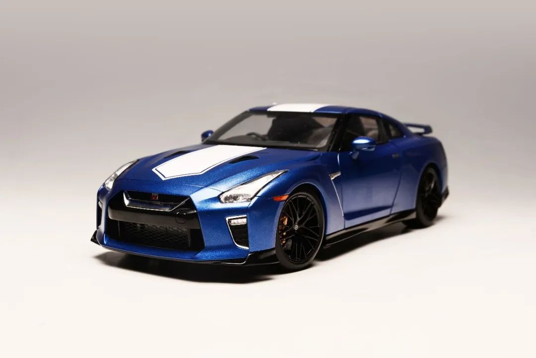 mh_Nissan GT-R（R35）“50th Anniversary”d • DiecastSociety.com