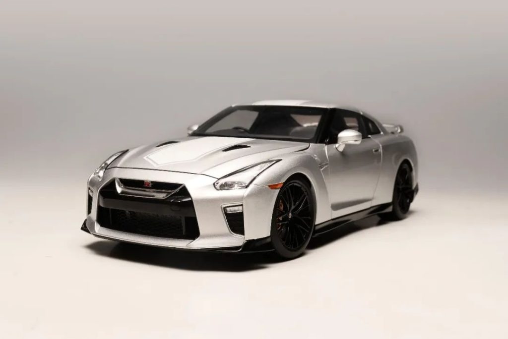 mh_Nissan GT-R（R35）“50th Anniversary”e • DiecastSociety.com