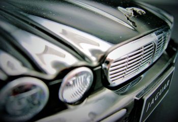 REVIEW: Almost Real Jaguar XJ (X350) • DiecastSociety.com